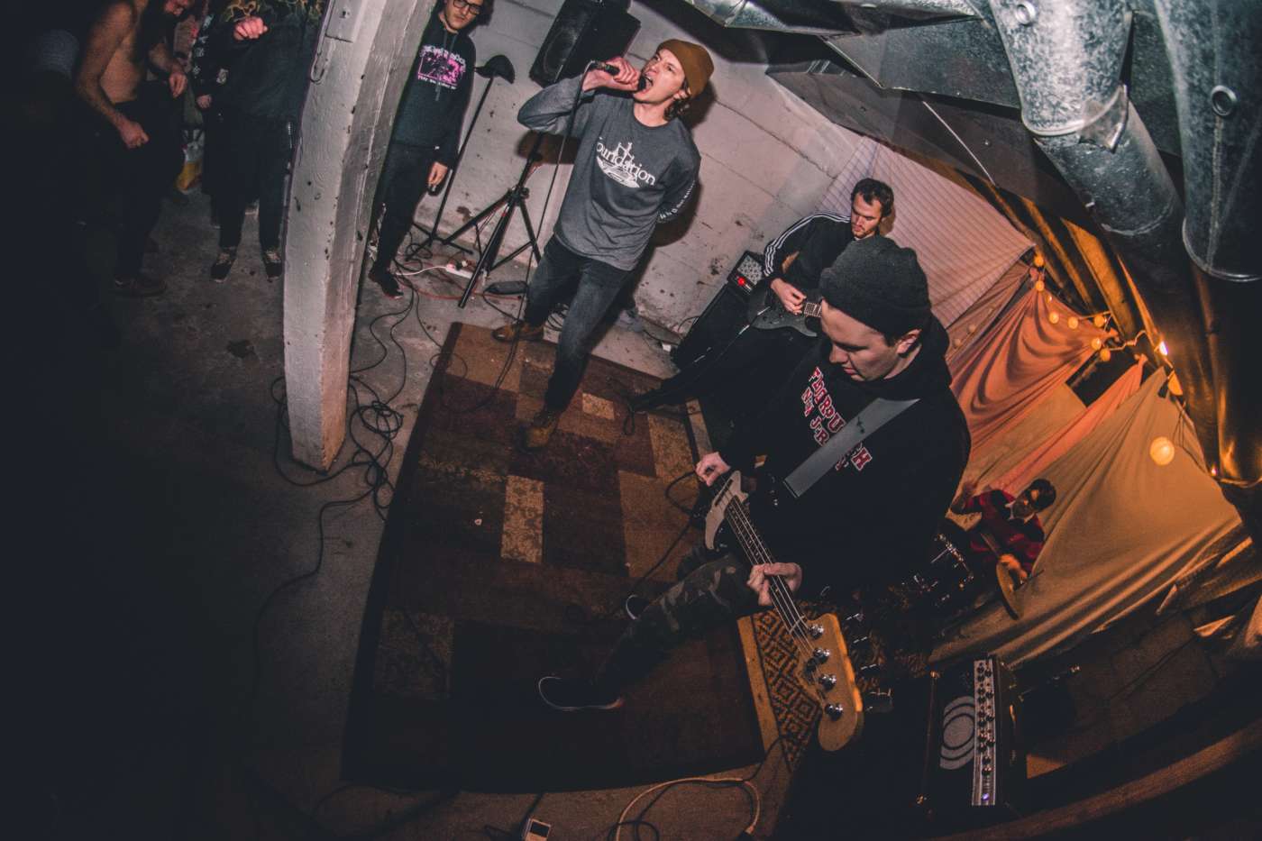 Roundhouse Premieres New EP 'Pushing Back' • Bad Copy