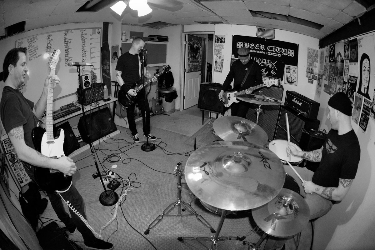 Fastplants Releases Music Video for "Hook-up, Hang-up and Die!" • Bad Copy